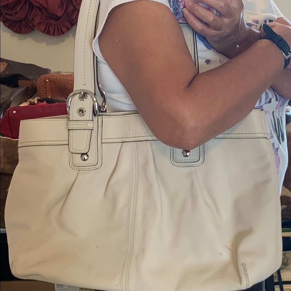 Coach Ivory Soft Leather Shoulder Bag F13733 - Gem